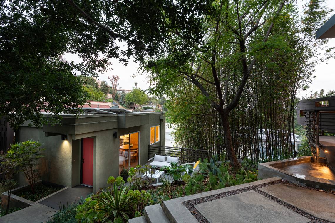 Modern-day treehouse with its own guest residence lists in California ...