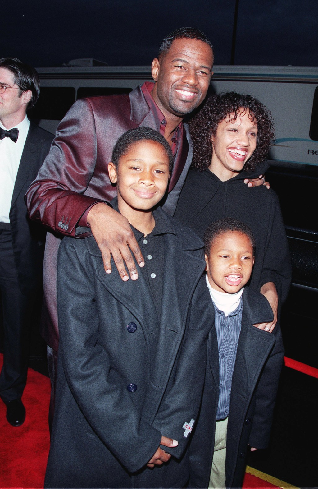 Brian McKnight blasts ‘tasteless’ brother for revealing his estranged ...