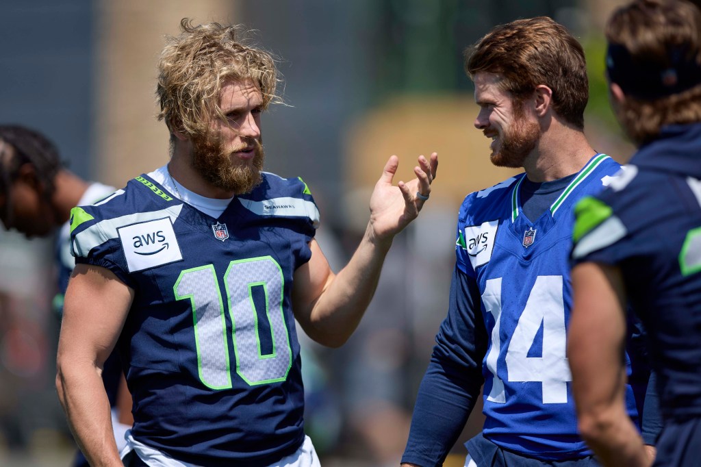 Seahawks coach sounds off on ‘crazy’ Sam Darnold QB controversy after ...