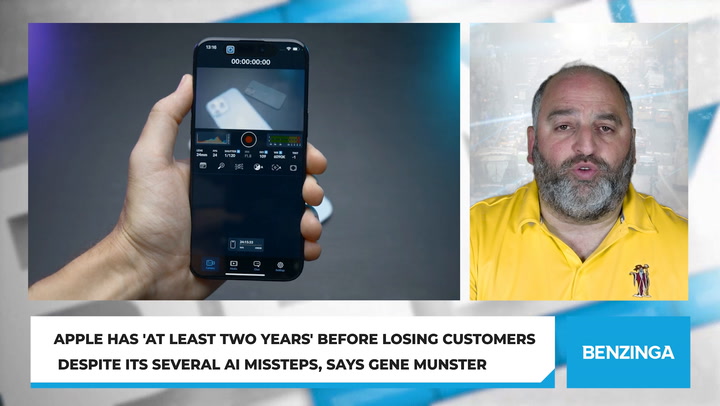 Apple Has 'At Least Two Years' Before Losing Customers Despite Its ...