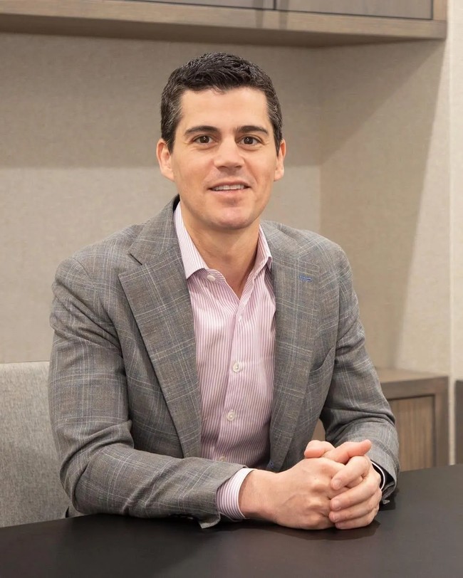 Kris Jenner's jaw-dropping facelift at 69: meet the expert surgeon ...