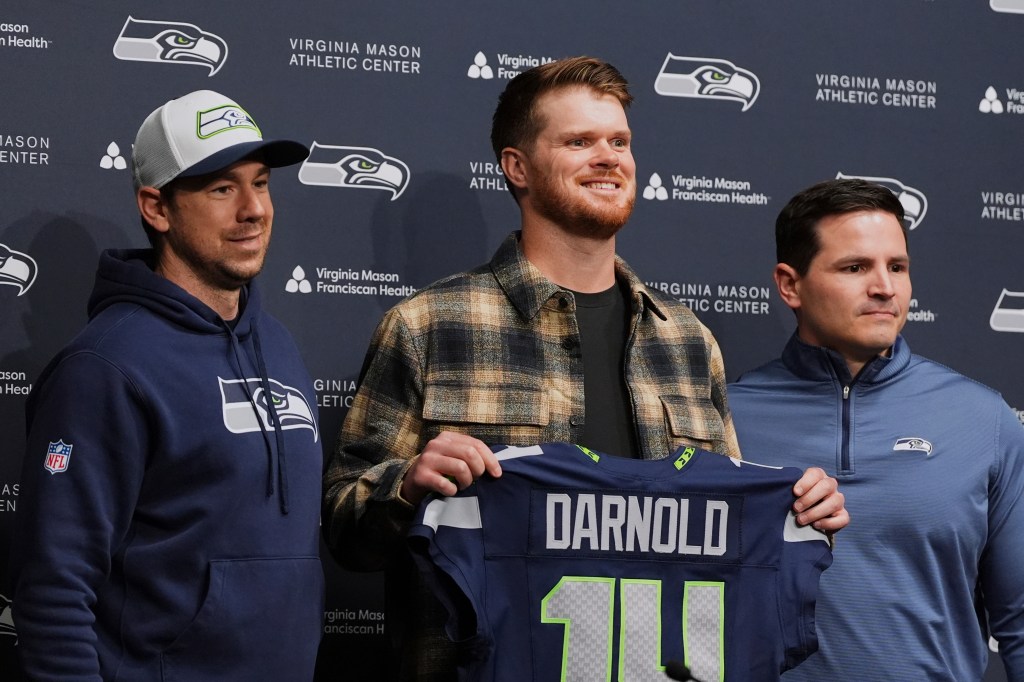 Seahawks coach sounds off on ‘crazy’ Sam Darnold QB controversy after ...