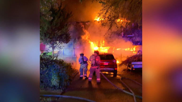 House fire in Independence leaves 1 with minor injuries