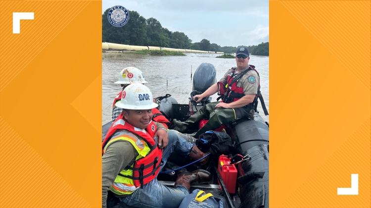 Texas Game Wardens rescue Malakoff construction workers stranded on ...