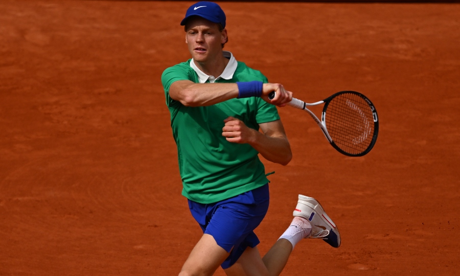 Στα ημιτελικά του Roland Garros ο Γιανίκ Σίνερ