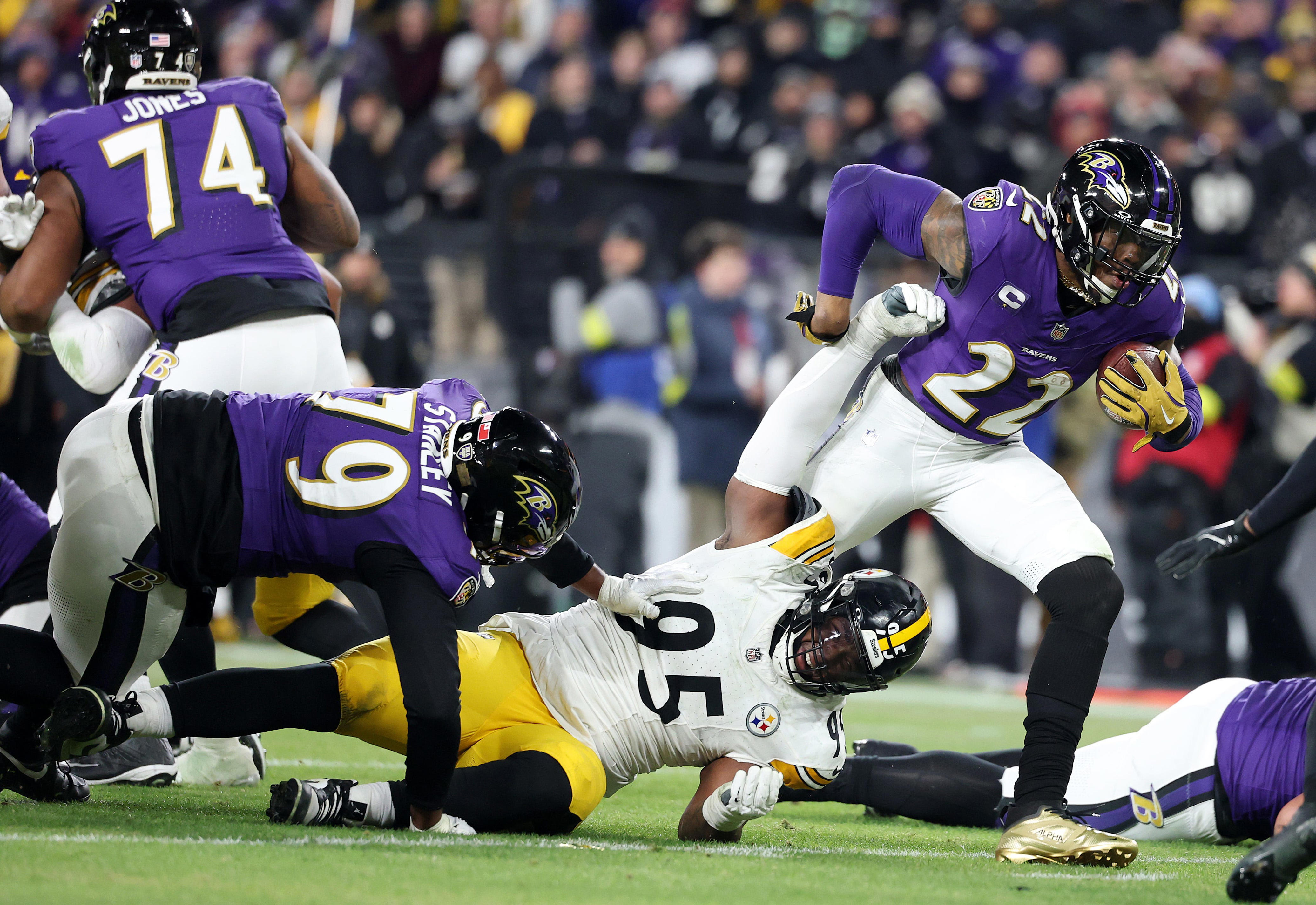 A massive 2025 season for Derrick Henry could put Ravens RB in position ...