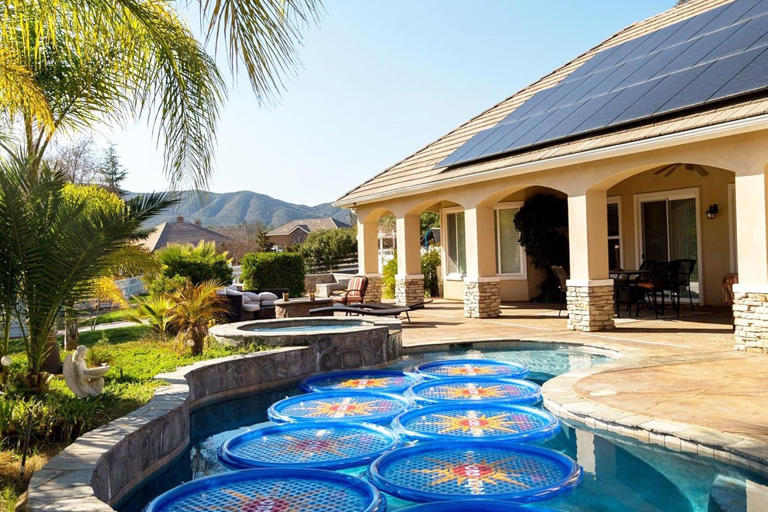 We Found The Best Solar Pool Heaters for Every Type of Pool
