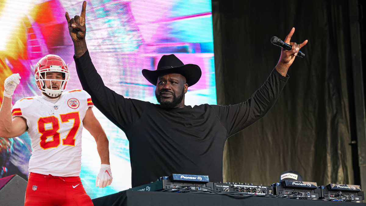 Shaq may have given Taylor Swift fans the perfect opening act for the ...