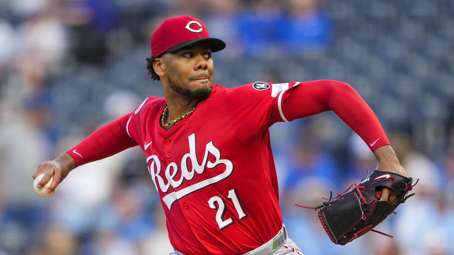 Reds place Hunter Greene on 15-day injured list and sign Wade Miley to 1-year contract