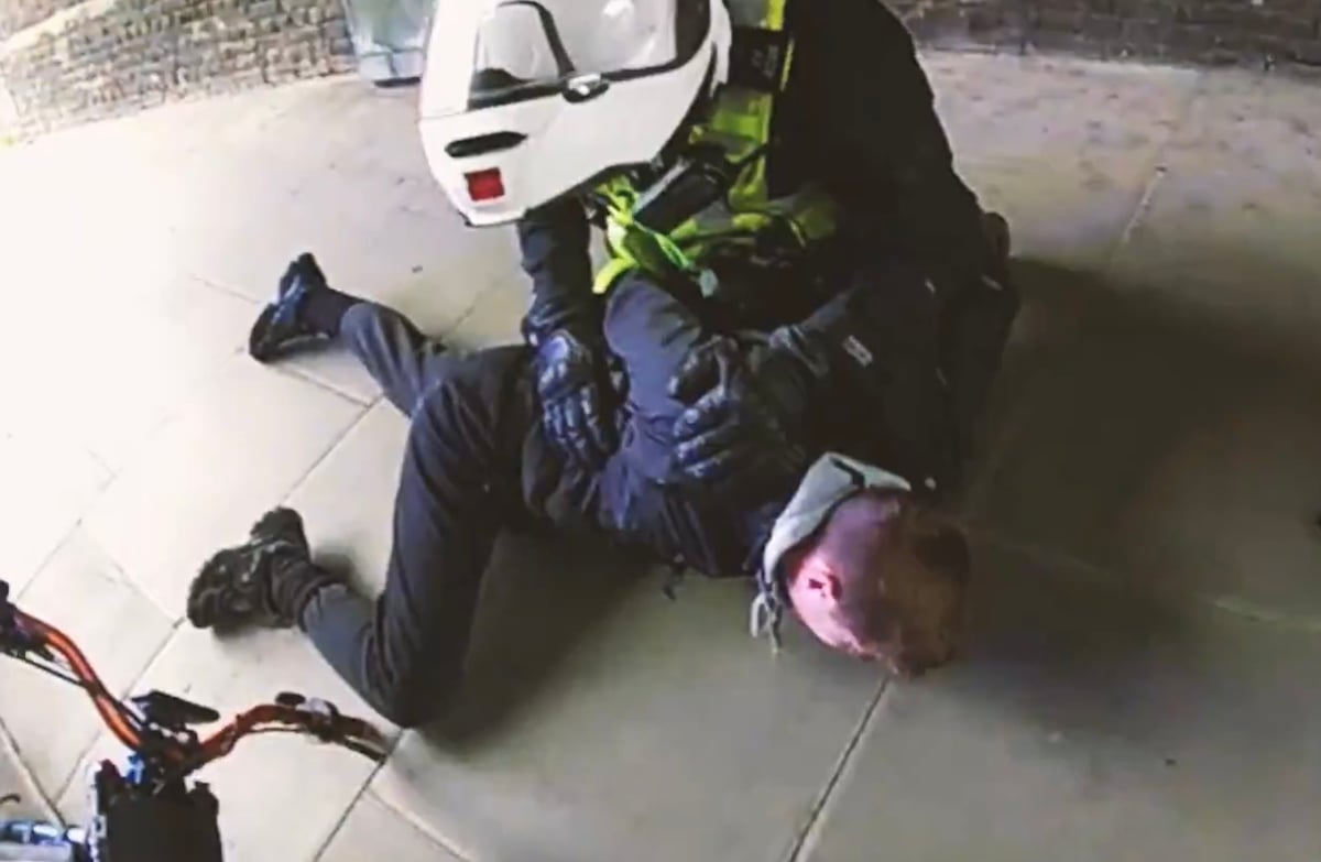 Dramatic Footage Shows High Speed Five Mile Police Chase Through London