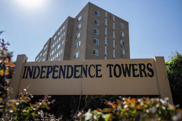 Independence Towers residents reach agreement with new landlord