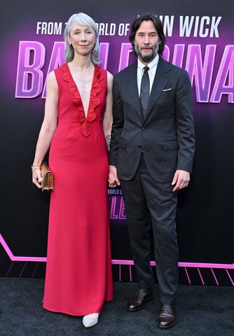 Keanu Reeves and Alexandra Grant Hold Hands as They Dazzle on the Red ...