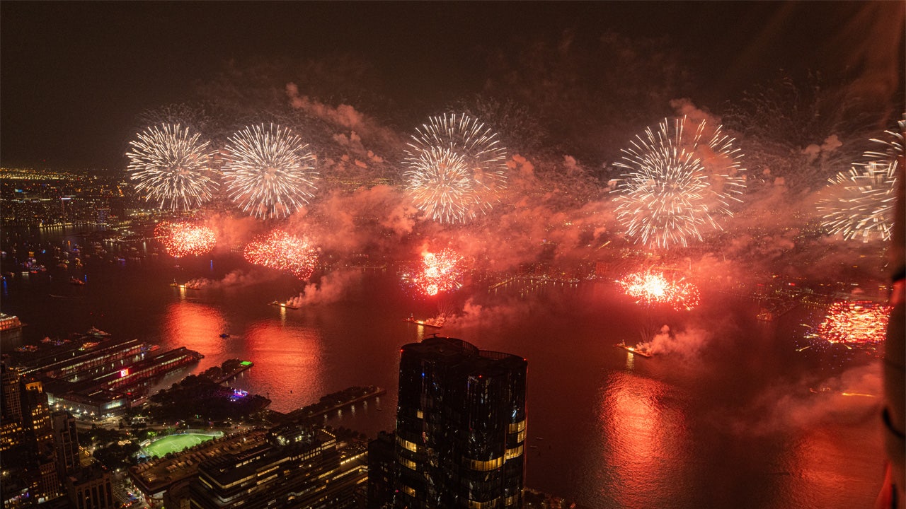 Macy's 4th of July Fireworks 2025 show returns to Brooklyn Bridge, East ...
