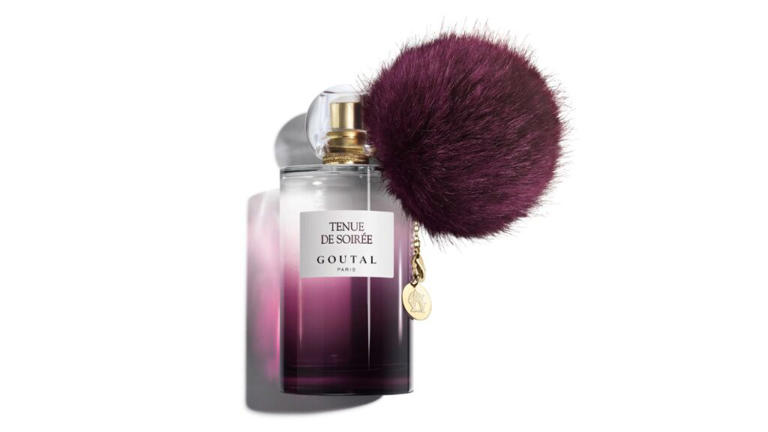 Amel Bent (40 ans) ne jure que par ce parfum envoûtant, devenu sa ...