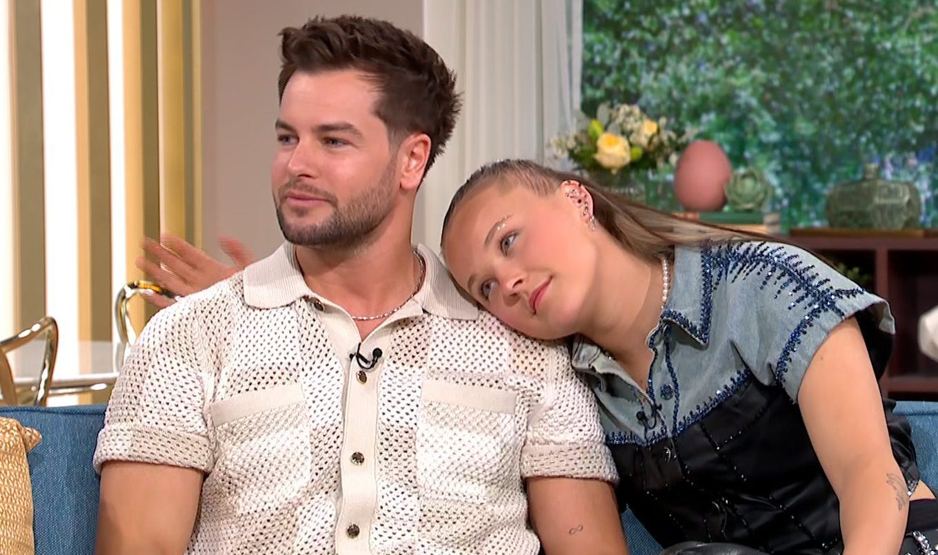 JoJo Siwa says she would 'die for Chris Hughes' as romance intensifies