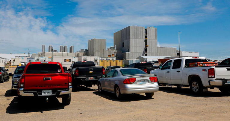 $900M dairy plant with 200 jobs fires up in Eastern WA. Biggest in the ...
