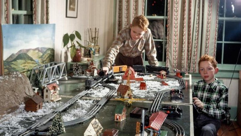 25 Moments From People's Normal Days Back In The 1940s