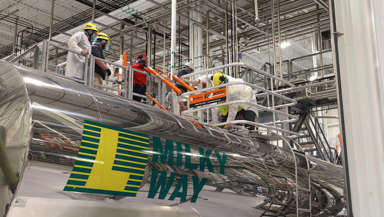 $900M dairy plant with 200 jobs fires up in Eastern WA. Biggest in the ...