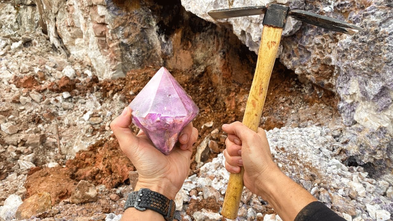 Found a Super Rare Amethyst at a Private Mine