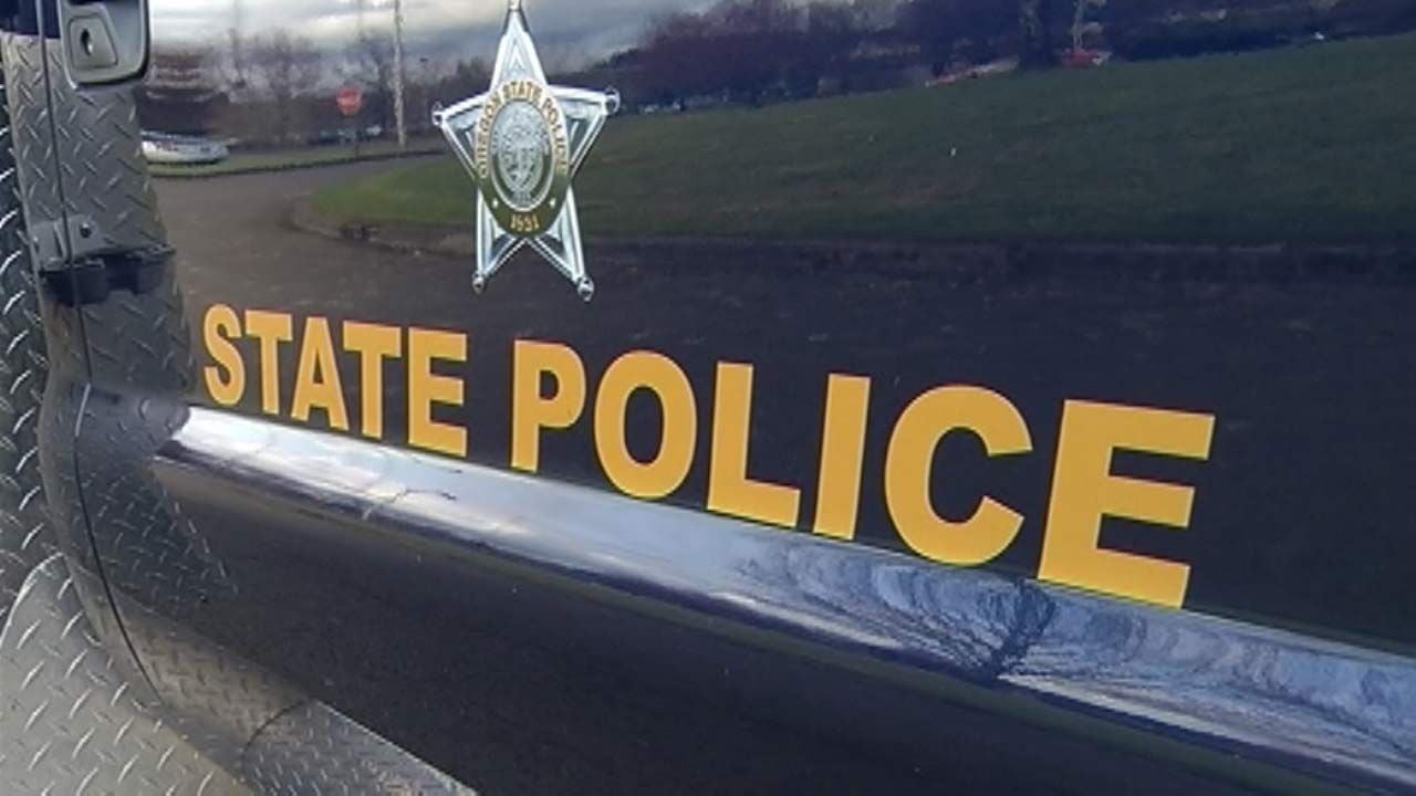 1 dead, 5 hurt after multi-car crash on Hwy 101 near Lincoln City