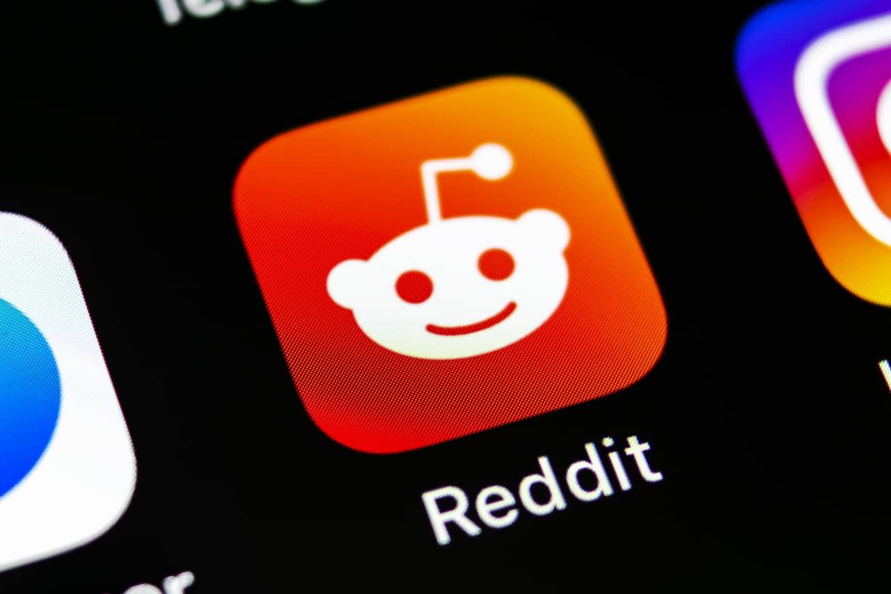 Reddit stock has been stuck since August. This firm just made it a top ...