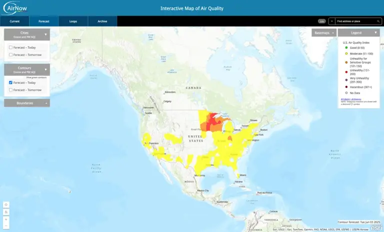 Where are the wildfires in Canada? Maps pinpoint the location of fires ...