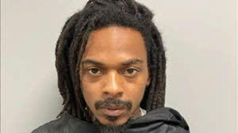 33-year-old man arrested after being found in car with naked minor ... 33-year-old man arrested after being found in car with naked minor ...