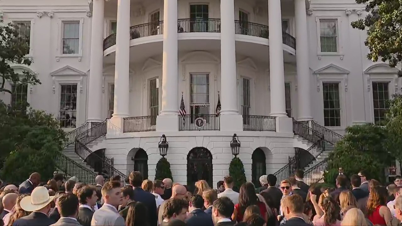 President Donald Trump hosts Summer Soiree [RAW]