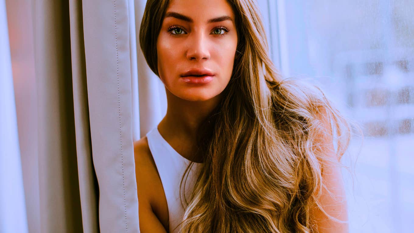 11 Subtle Warning Signs Someone Is In Survival Mode, According To Research