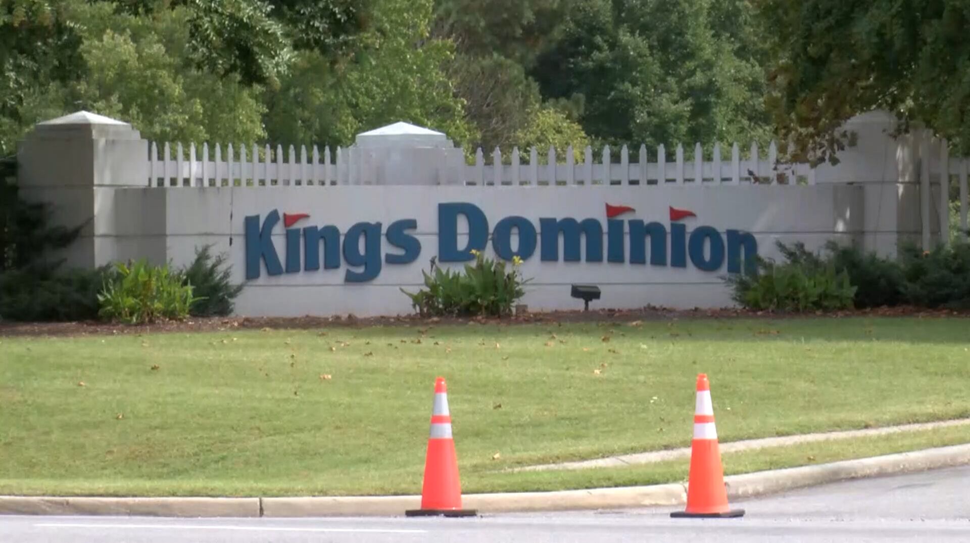Kings Dominion offers season pass holders access to all Six Flags parks