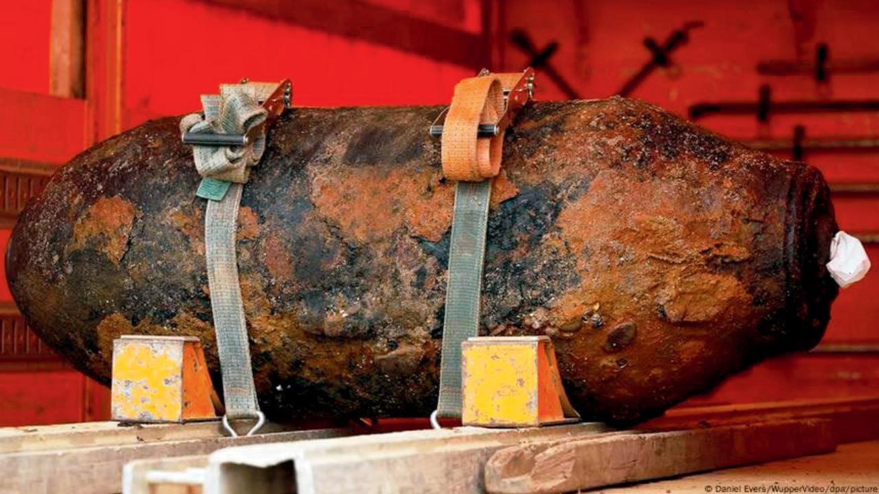 Cologne evacuates over 20000 residents as WWII bombs found in city centre