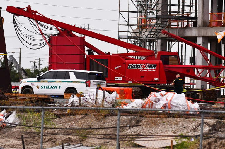 Two dead in huge Florida crane collapse at new hospital construction site