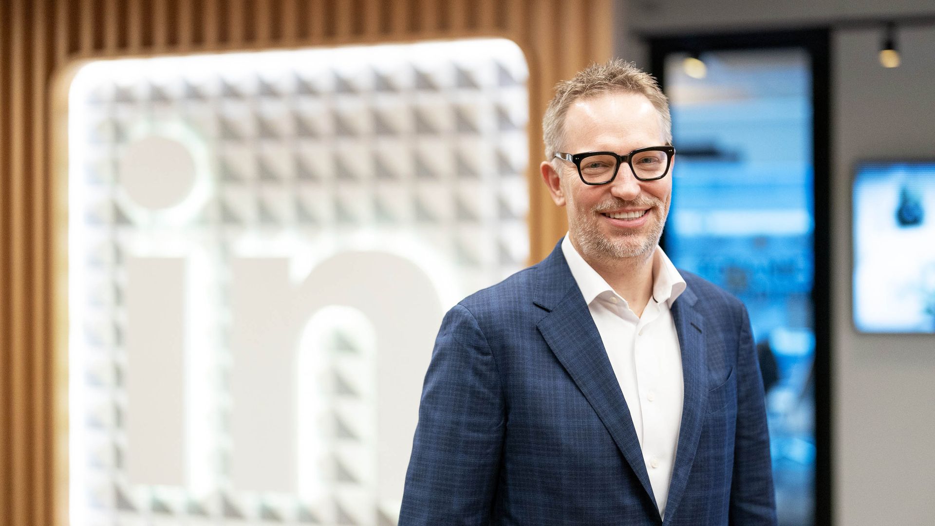 Linkedin S Ceo Just Got A New Job At Microsoft And He Didn T Even Need