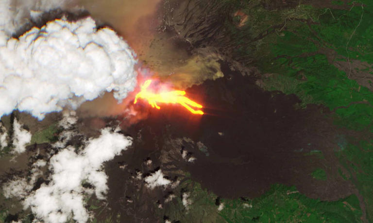 Mount Etna explosion from space: Satellite images show moment volcano ...