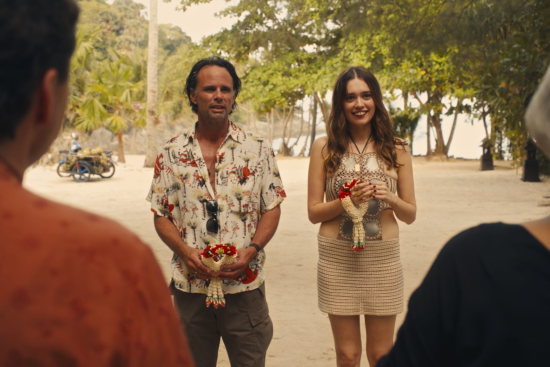 'White Lotus' stars Walton Goggins, Aimee Lou Wood deny feud rumors: 'I ...