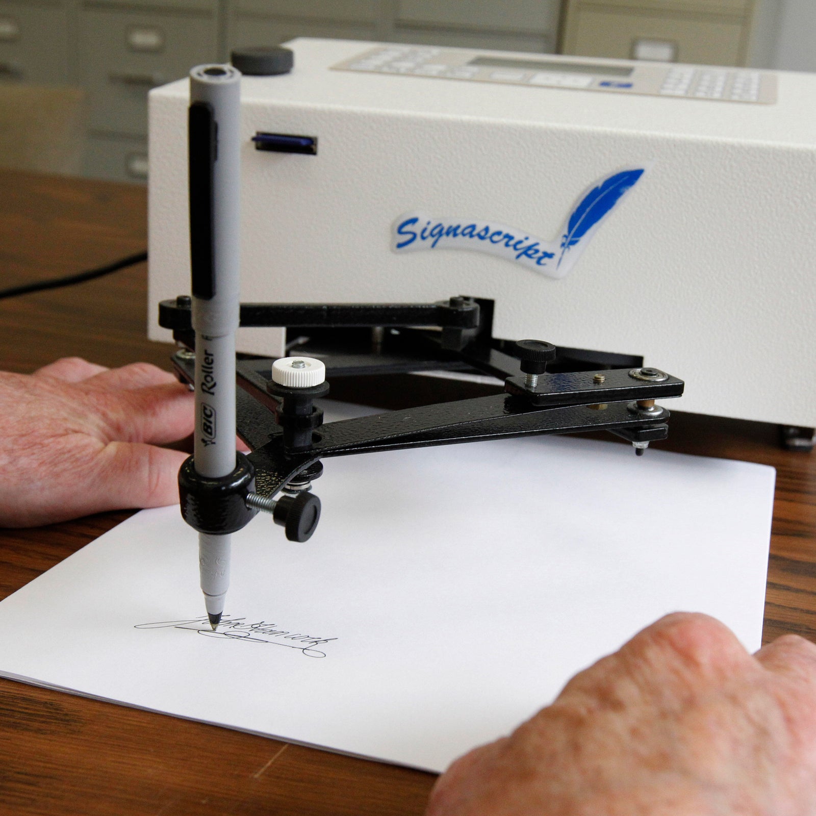 What is an autopen? Here's what to know about the device.