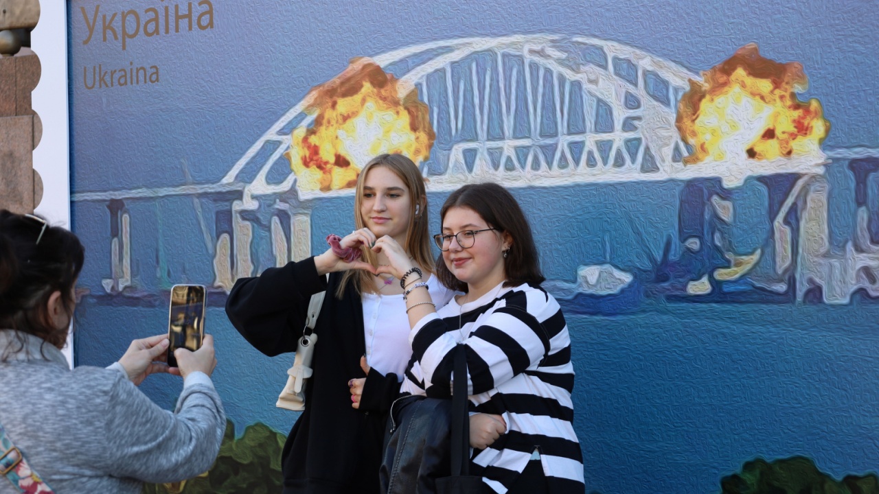 Ukrainian Forces Destroy the Kerch Bridge Connecting Russia to Crimea