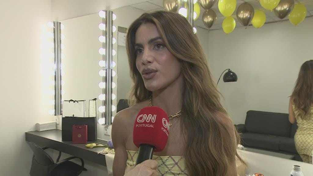 Camila Coelho: a influencer que tem tantos seguidores como Portugal ...