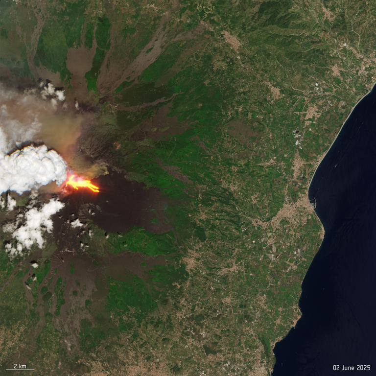 Mount Etna's terrifying eruption from orbit | Space photo of the day ...
