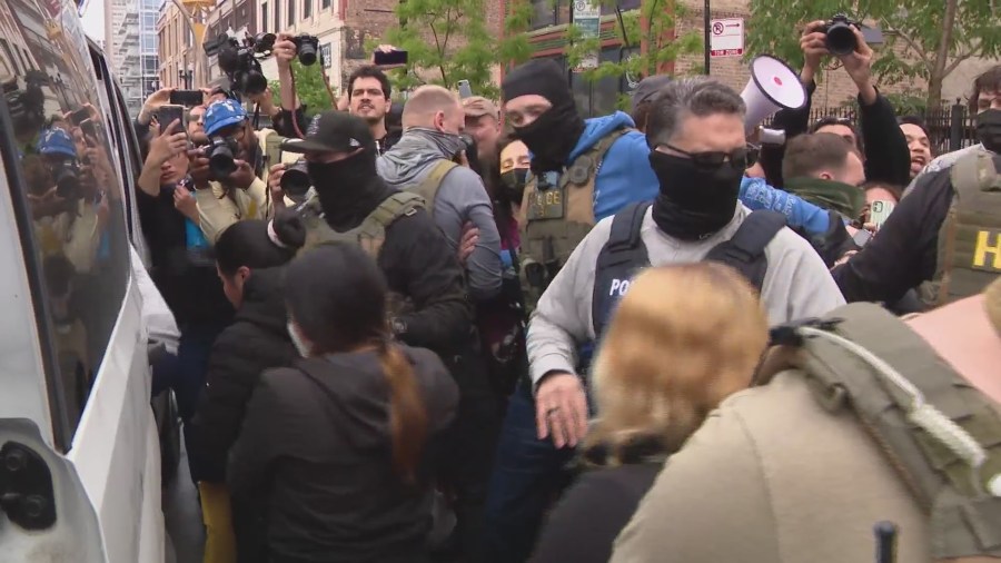 ICE arrests at immigration supervision building in Chicago’s South Loop ...