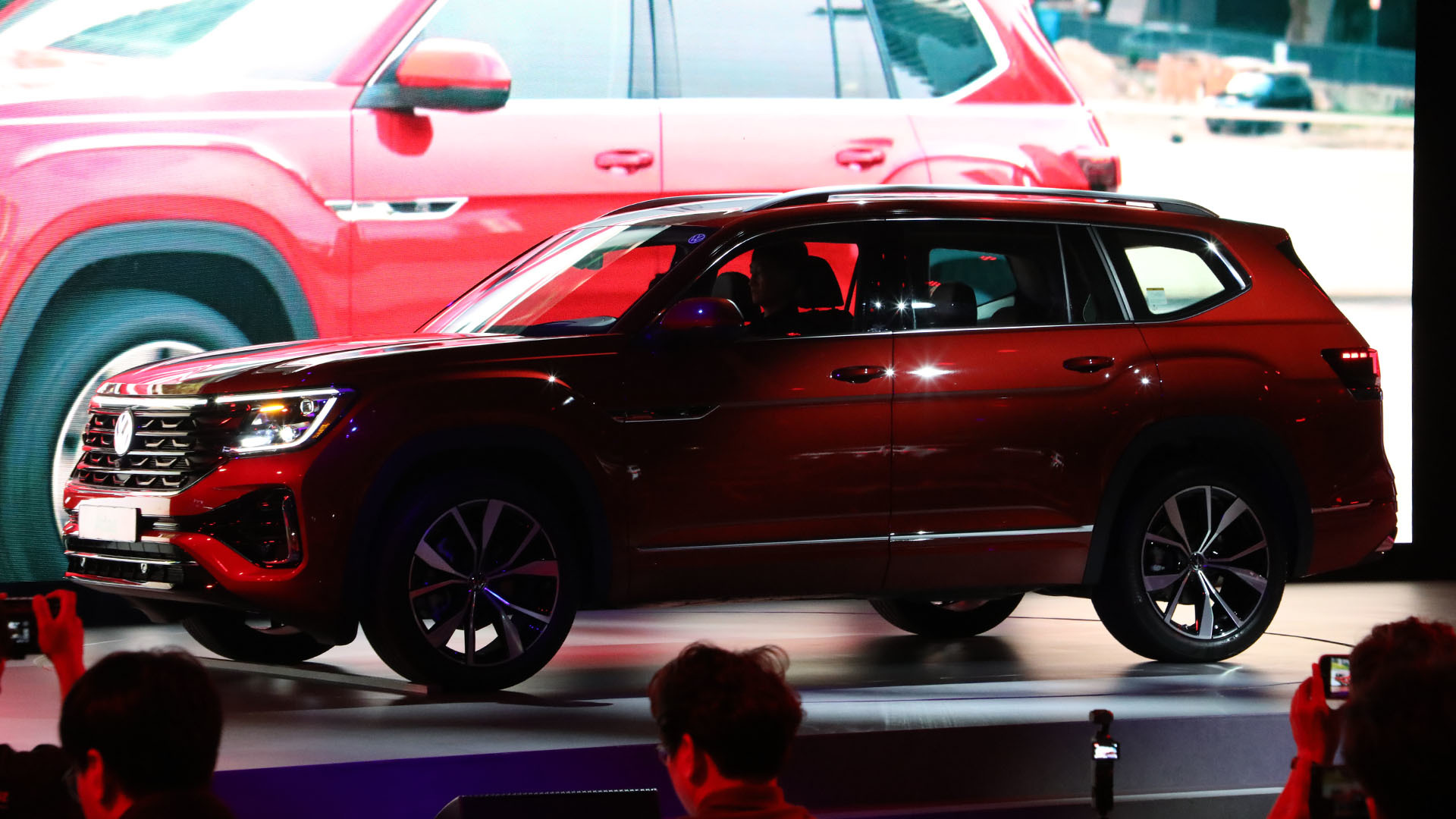 Volkswagen’s New Atlas Is Basically a Rolling Luxury Lounge—With Power ...