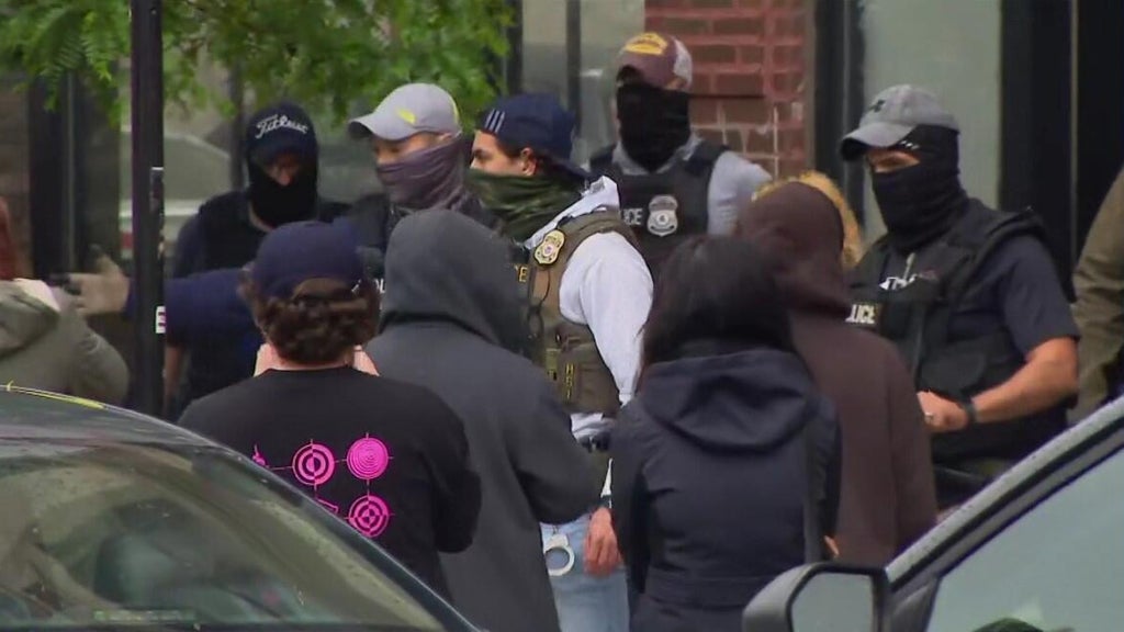 ICE agents detain several people at immigration supervision program ...