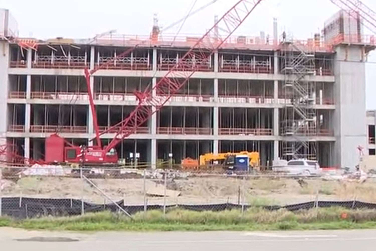 2 Killed in Crane Collapse at Florida Hospital Construction Site ...