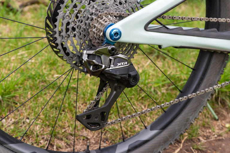 Shimano’s New XTR M9200 Mountain Bike Group Is Fast, Precise, and Wireless. But Is It Truly ...