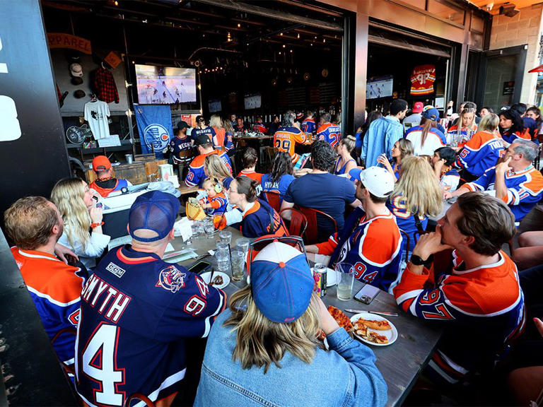 'Home away from home': Edmonton Oilers fans flock to Trolley 5 to watch ...