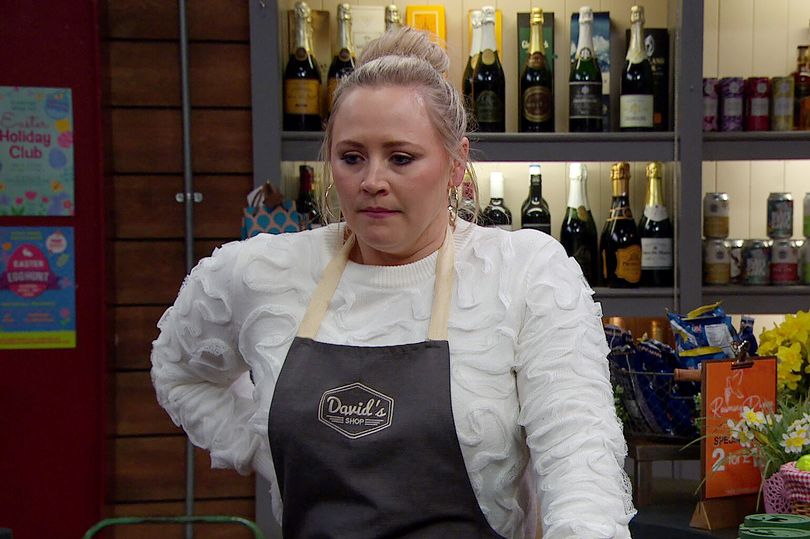 Emmerdale's Amy Walsh talks 'weird' moment on set after honeymoon with ...