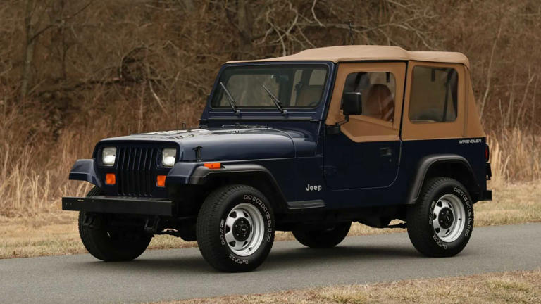 The Jeep Wave Explained: The Secret Handshake To America's Coolest Club