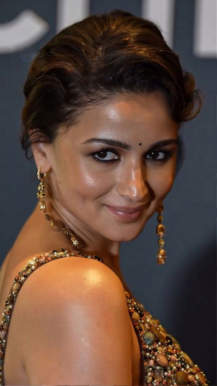 A short guide to choosing the right bindi design for your face