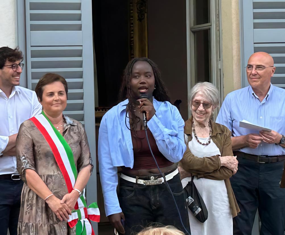 Spilla d’oro a Mimì Caruso: "Sei l’orgoglio della comunità"