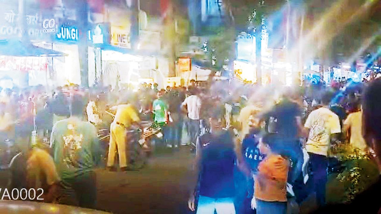 RCB IPL 2025 win sparks chaos in Kandivli; brave constable clears crowd ...